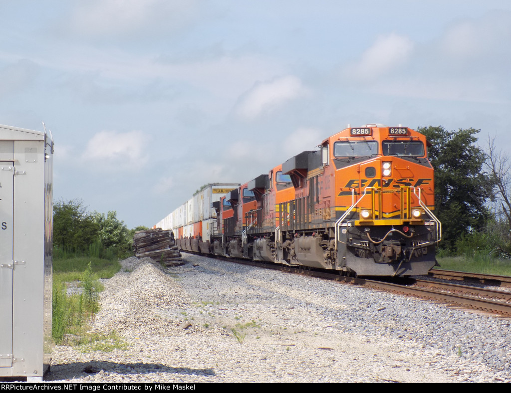 BNSF 8285